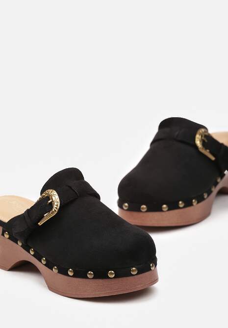 Czarne Klapki Typu Drewniaki na Słupku z Paskiem ze Sprzączką i Nitami ...