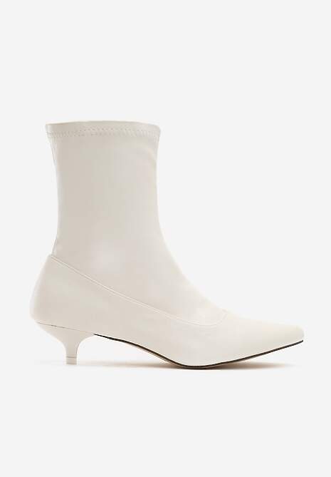 Botki damskie: wiosna 2021 na Renee.pl