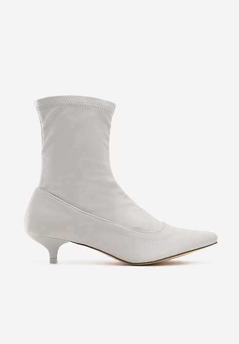 Botki damskie: wiosna 2021 na Renee.pl