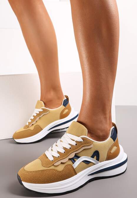 Ciemnobeżowe Sneakersy przed Kostkę z Modnymi Przeszyciami Ciana - Renee