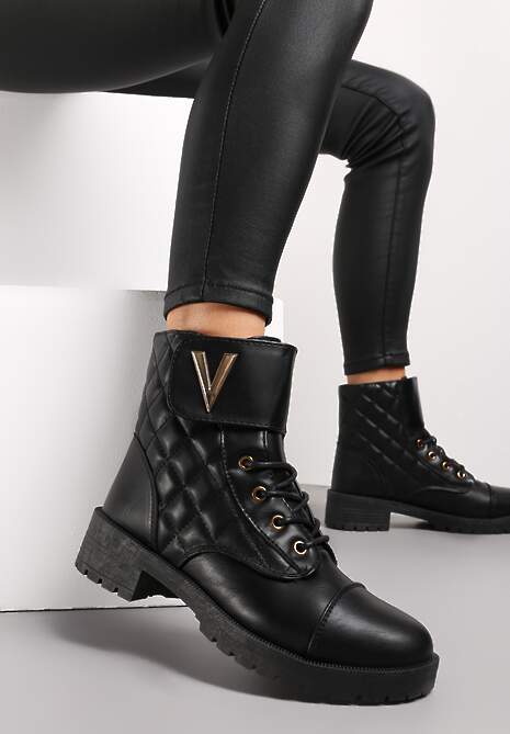 Czarne Pikowane Botki za Kostkę z Metalową Ozdobą Benner - Renee