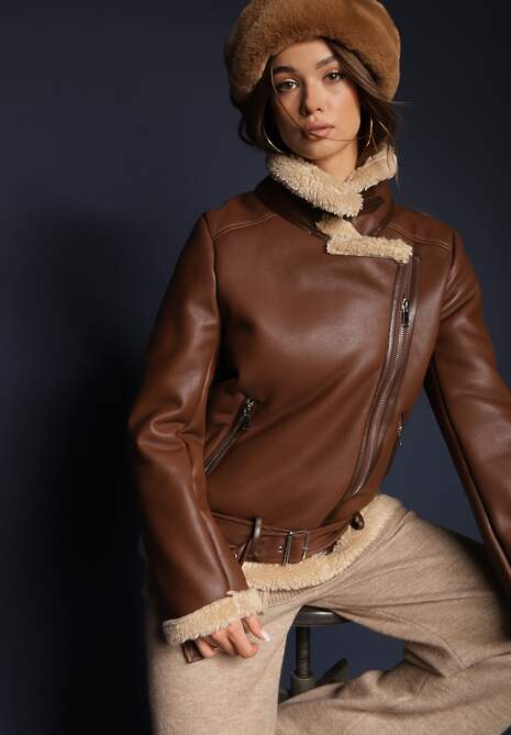 Brązowa Kurtka Pilotka z Ekoskóry z Kożuszkiem i Ozdobnym Paskiem ...