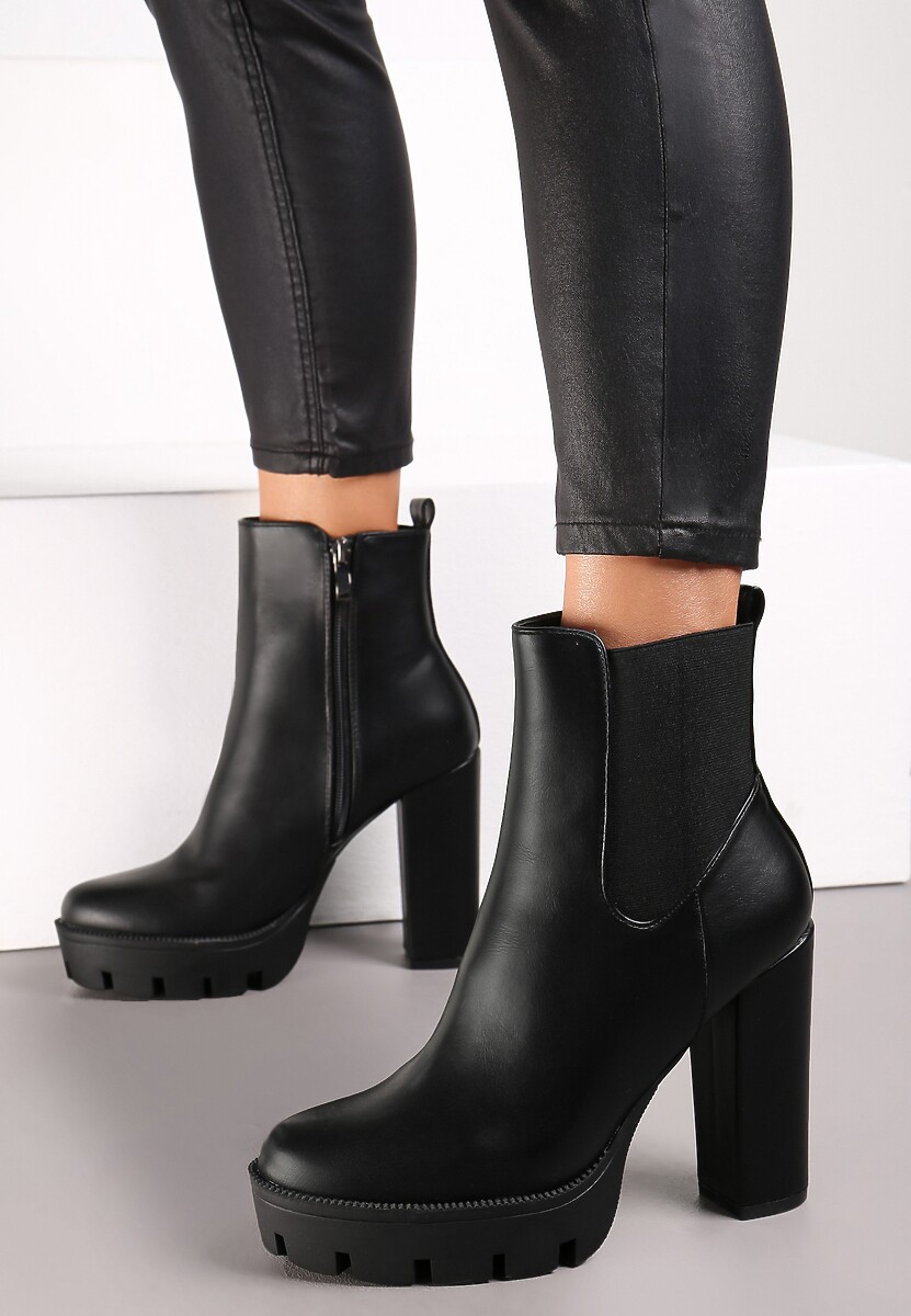 Czarne Botki na Słupku i Platformie Yevi - Renee