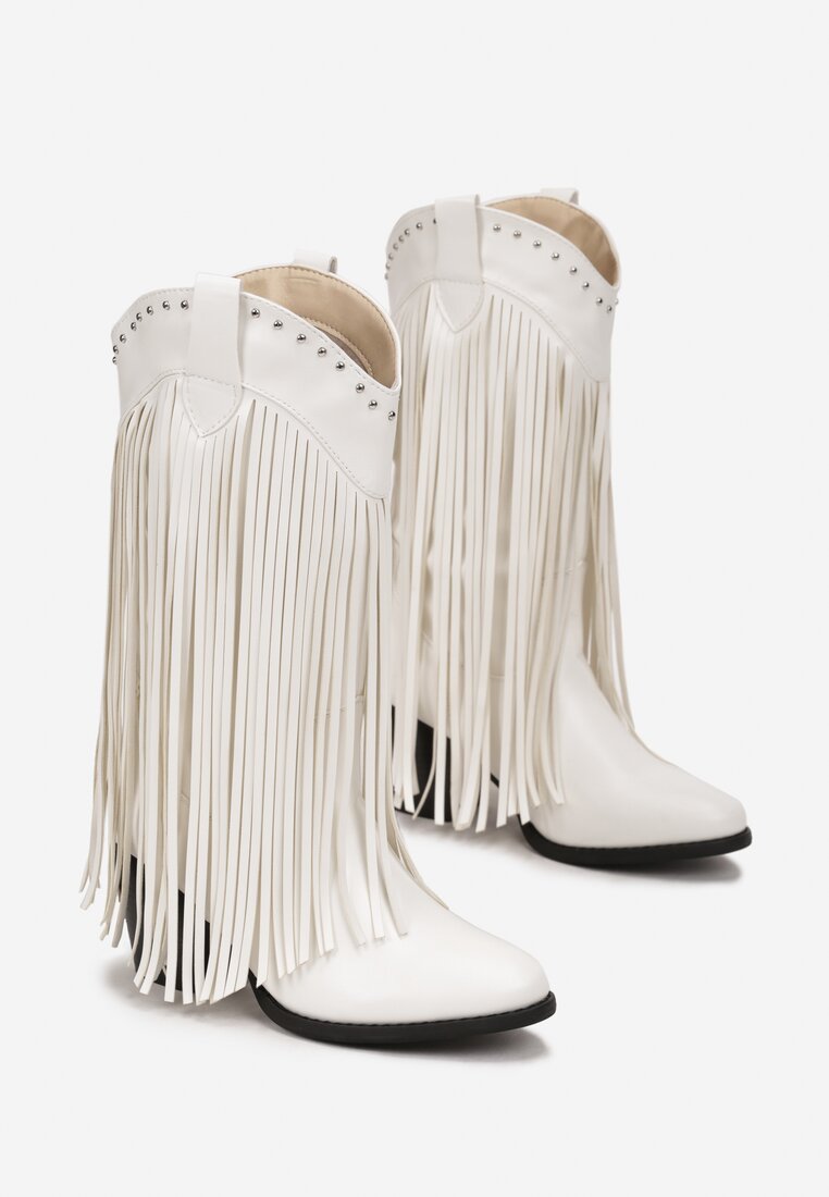 Białe Kowbojki Kozaki na Słupku Ozdobione Długimi Frędzlami Neves - Renee