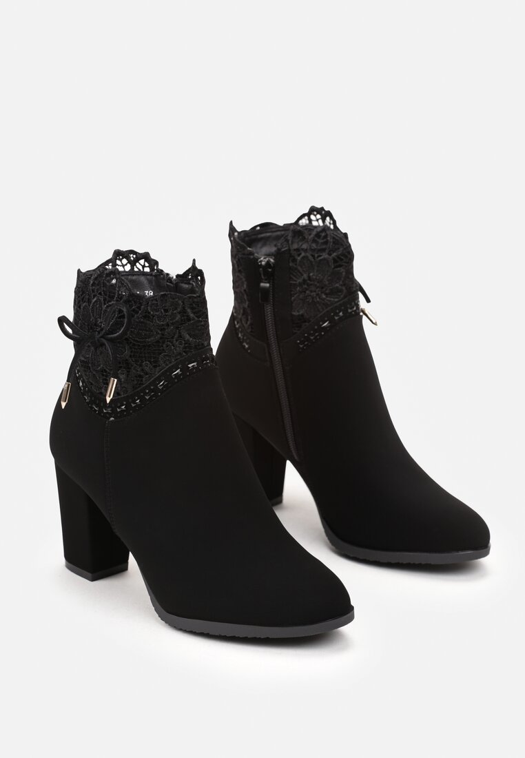 Czarne Botki na Słupku z Koronkowym Zdobieniem Lamarr - Renee